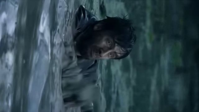 Тонет мужик в болоте