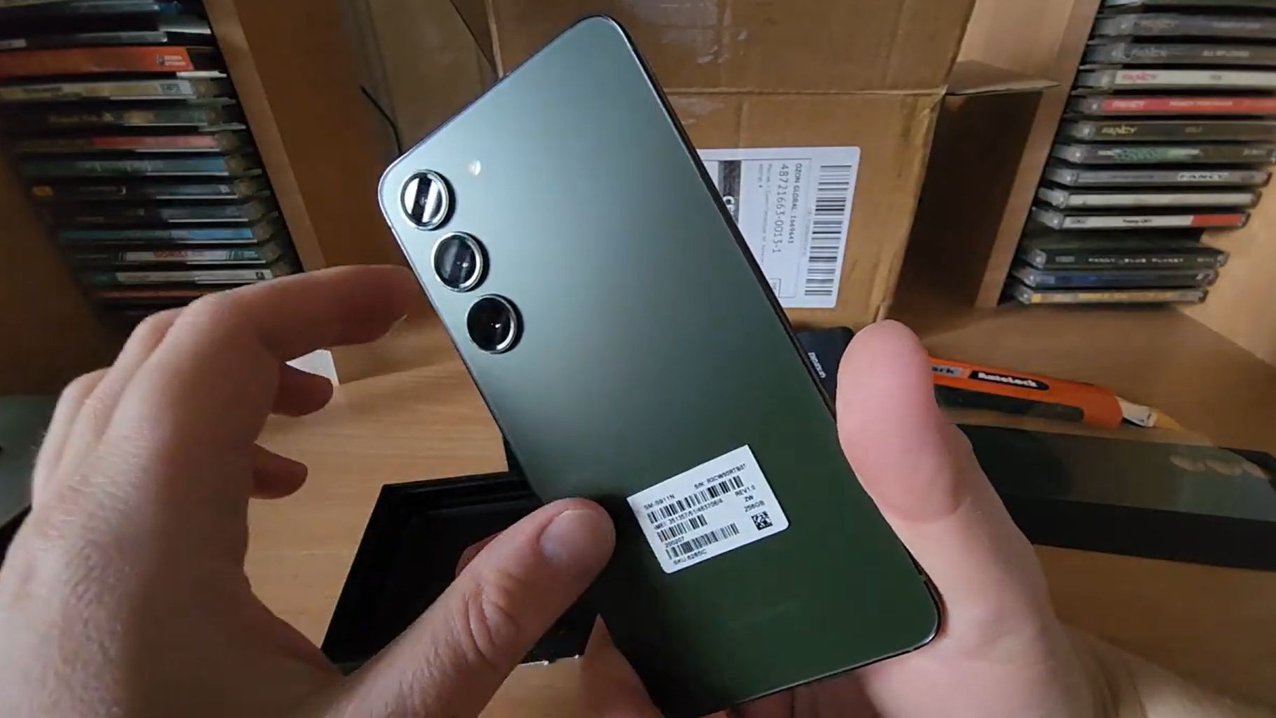 Samgung Galaxy S23: распаковка и краткий обзор