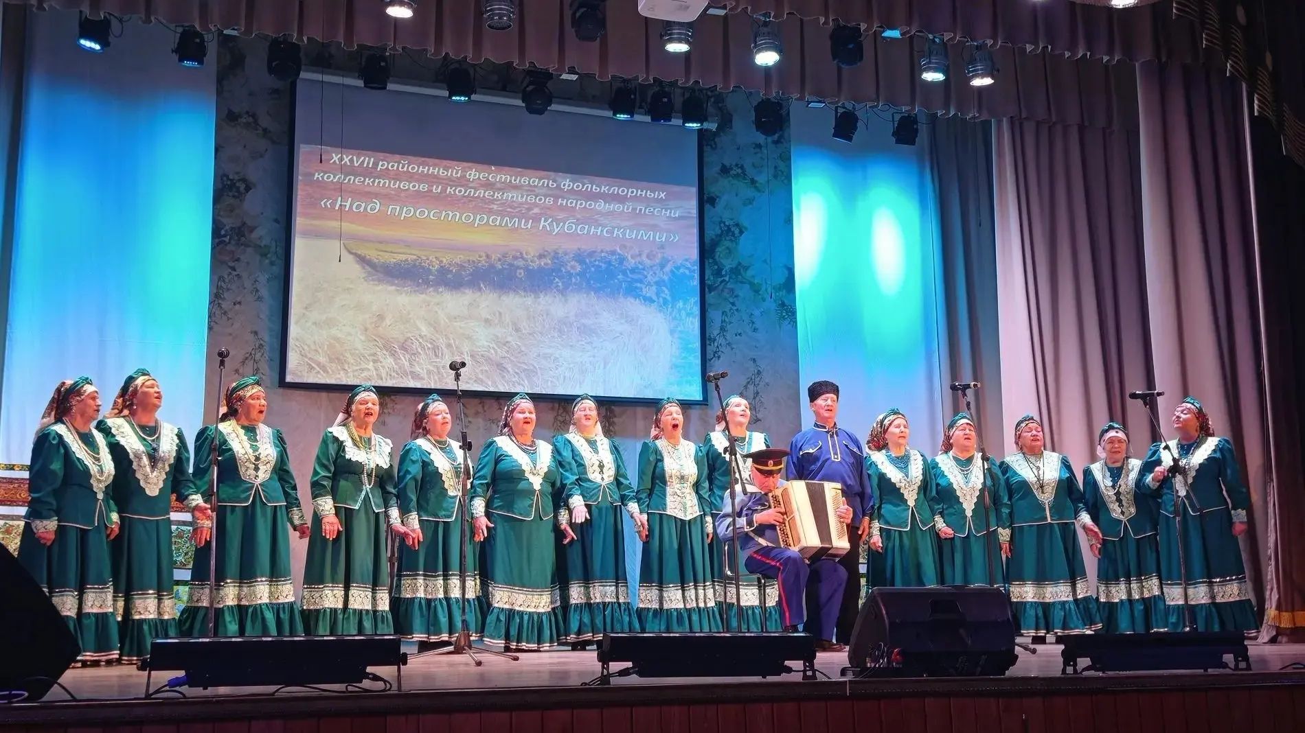 Народный хор "Надежда" - призер Гран-при III Международного конкурса "Сталинградская битва"