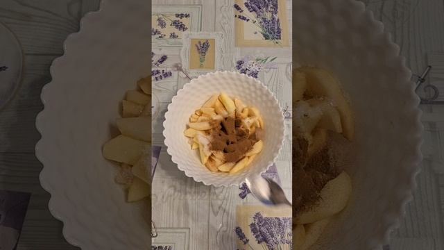 Творожный пирог с яблоками