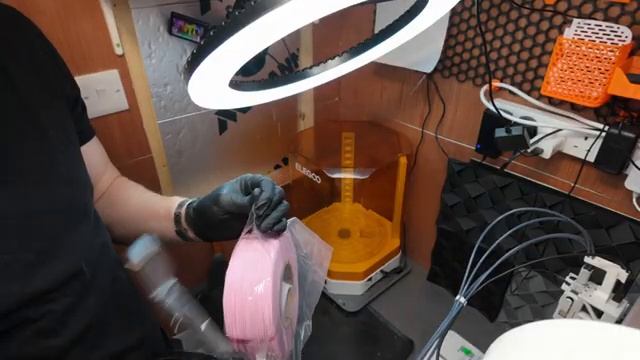 Я попытался напечатать на 3D-принтере самую большую модель Warhammer за 30 дней