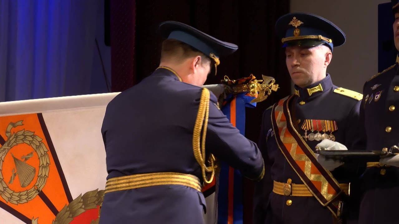 За мужество, отвагу и самоотверженность