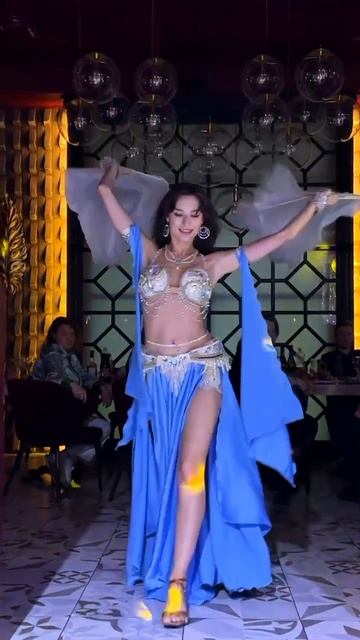 Танец живота с веерами-Вейлами . Танцовщица Лия 💙 Fakarouni 💙
