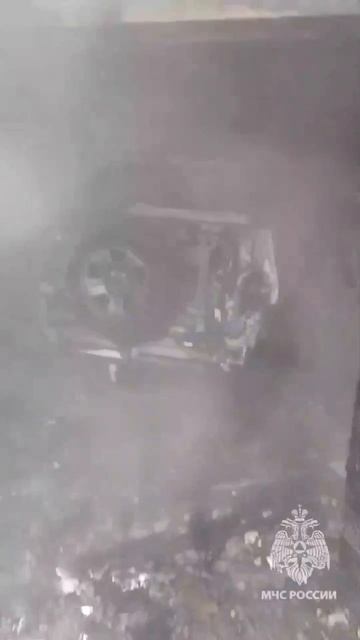 Сотрудники МЧС России ликвидировали пожар в гараже