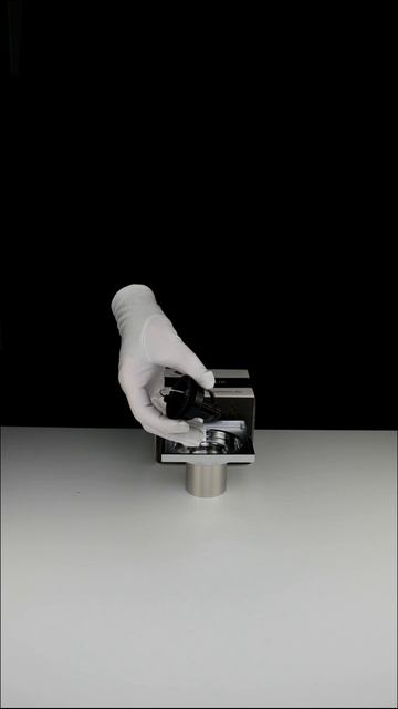 00081 Трап латунный, хромированный 100х100 мм