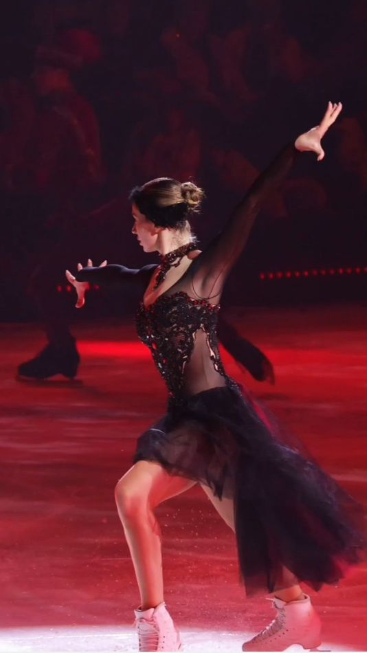 Одилия, "Лебединое озеро", Шоу Навка, автор t.me/kamimifan