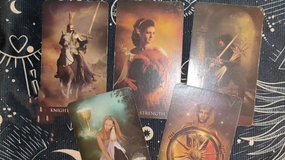 ЕГО МЫСЛИ О ВАС -ГАДАНИЕ НА КАРТАХ ТАРО ✨