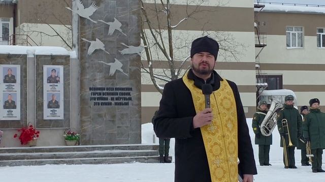 Вечная память погибшим! Вечная слава живым!