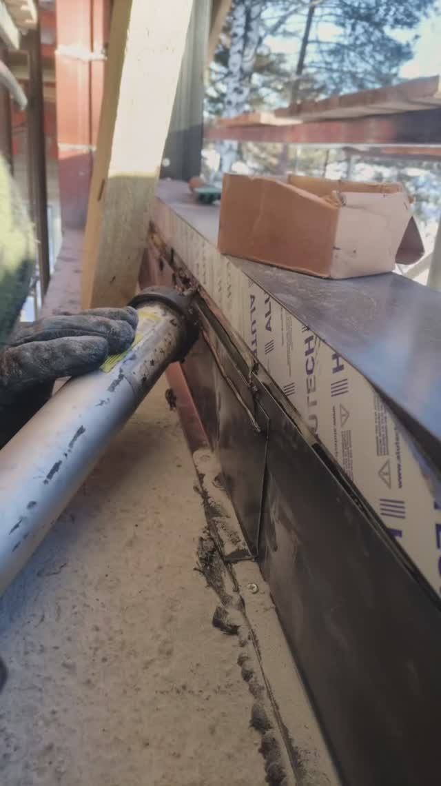 Реализация проектов по фасадному остеклению. КП Заповедник, Жемчужный / Золотой Карп