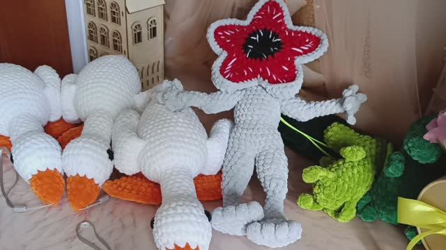 Благодать. Вяжу по бесплатным МК. 2 отчёт. Три гуся и три крокодила