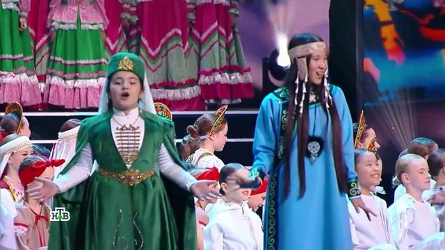 Гимн этнографического мюзикла "Ожерелье России" в Кремле!