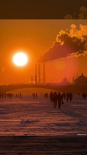 Вчера небо Питера порадовало шикарным закатом.