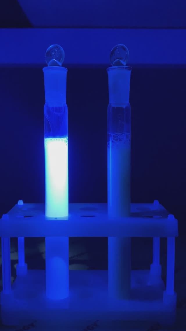 Флуоресцентное покрытие. Контроль качества с помощью УФ лампы. Лаборатория "Моденжи", Брянск