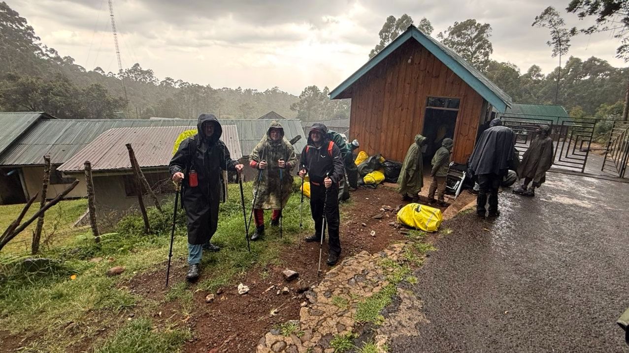 Группа Клуба 7 Вершин «Вулканологи» сквозь дожди поднялась в лагерь Шира