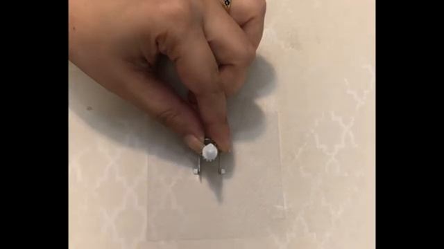 Как закрепить небольшие образцы на микроскопе плоскостного освещения