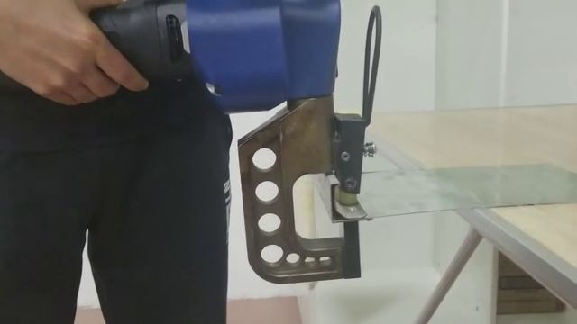 Электрический пуклевочный станок.