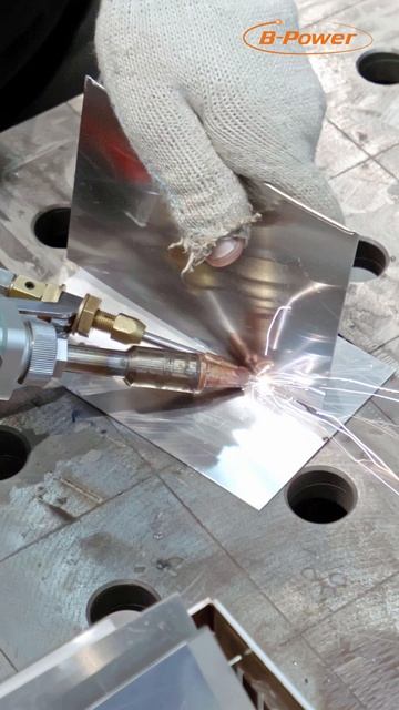 Лазерная сварка 4-в-1 от B-Power  на выставке Weldex 2025