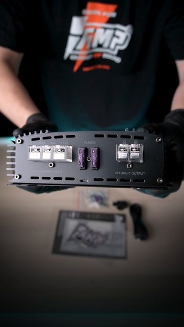 AMP MASS 1.800 — мощный и при этом доступный моноблок класса D для уверенного баса.