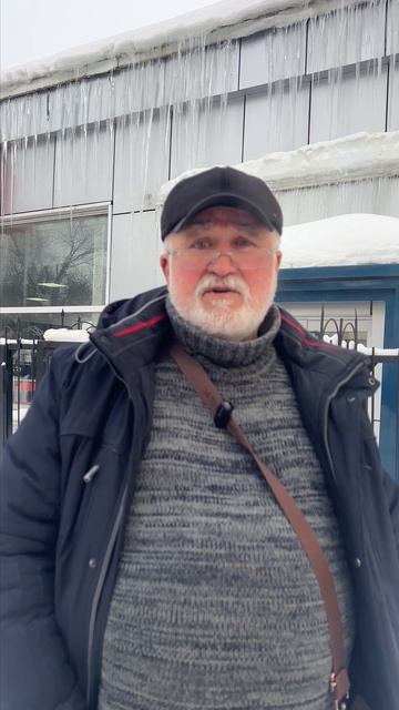 Сосульки - признак больших затрат на отопление  #зима #дом #строительство #тепло #мороз #утепление