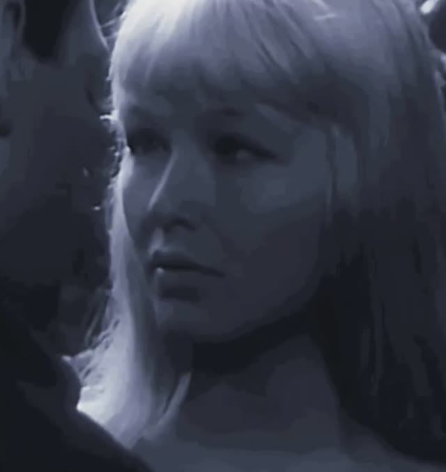 Иволга поёт над родником!