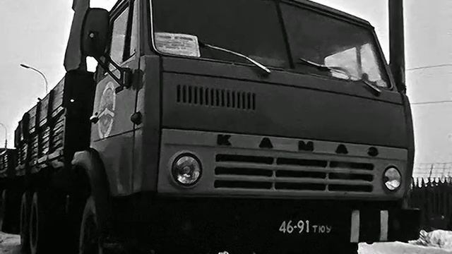 1977 год. Тюмень. Автомобильная выставка. Автотранспорт за 60 лет Советской власти.