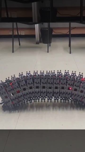 1728. Робот кусеница