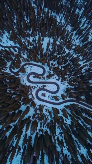 «Змеиная дорога» возле перевала Пассо-Джиау в Доломитовых Альпах, Италия