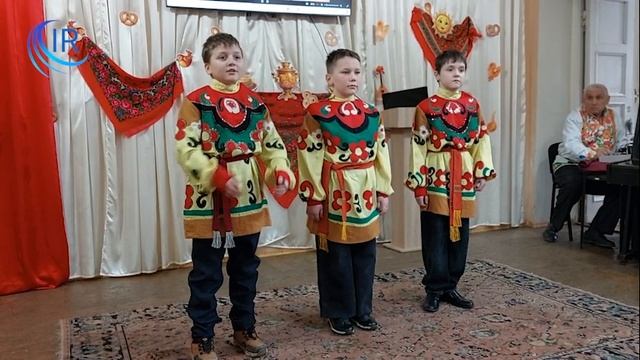 Vie du Donbass - Les habitants de Makeïevka fêtent Maslenitsa