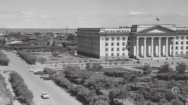 1960-е годы. Тюмень. Анатолий Туринцев-Тоска по центру.