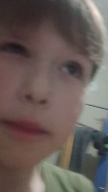 дружок смотри какой вкусный пирожок