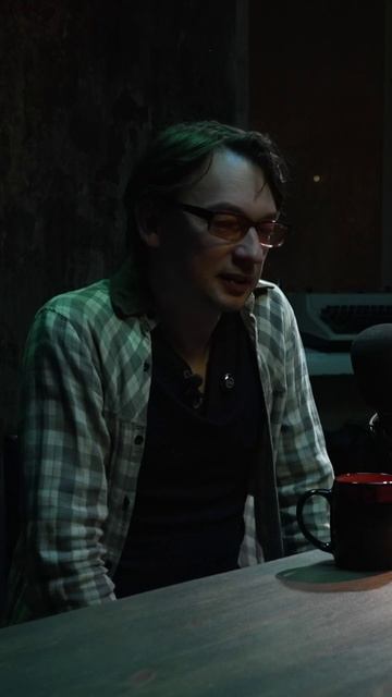 Как он снимает свое кино без денег?