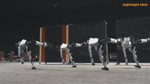 Гала-мероприятие Unitree Spring Festival - 2026 с роботами в Китае