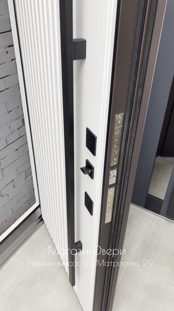 Дверь входная (металлическая) Крона (Терморазрыв) Коричневая 8019 Ручка скоба