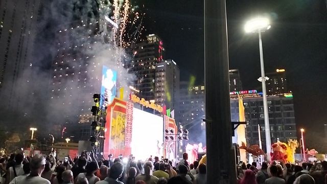 Фейерверк на площади Нячанга. Тет 2026