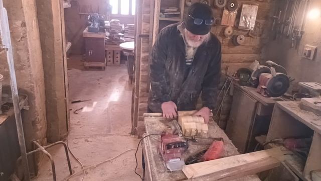 Круглый стол. Делаю ножки своими руками.