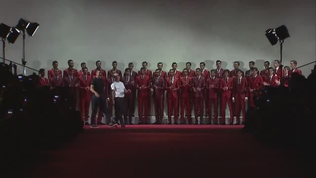 Показ мужской коллекции Dolce & Gabbana весна-лето 2015