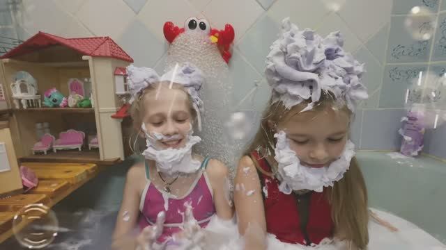 Песенка про ванную с игрушками Лайк Крошки