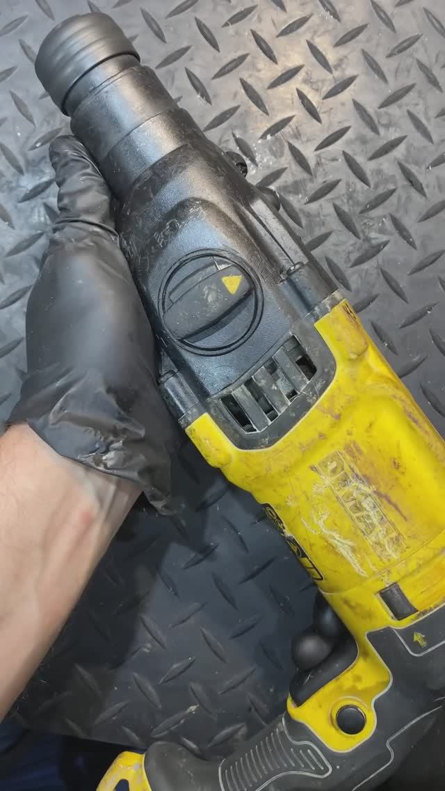 Перфоратор DeWalt D25133