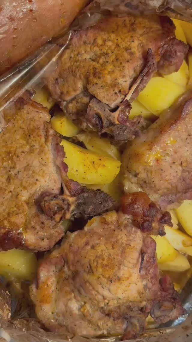 Антрекоты с картофелем, запеченные в рукаве  и батат!