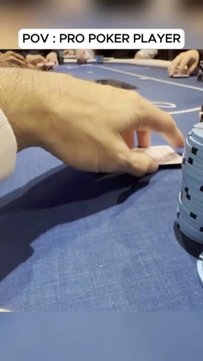 Глазами профессионального игрока в покер 😎