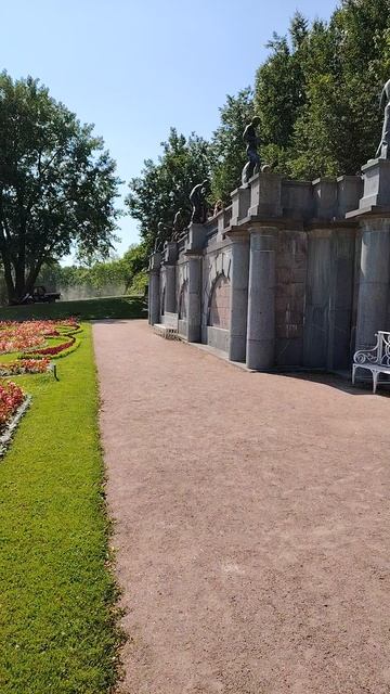 Сад пред Гранитной террасой. Екатерининский парк. город Пушкин