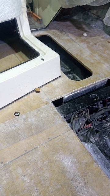 Вклейка пола в катер