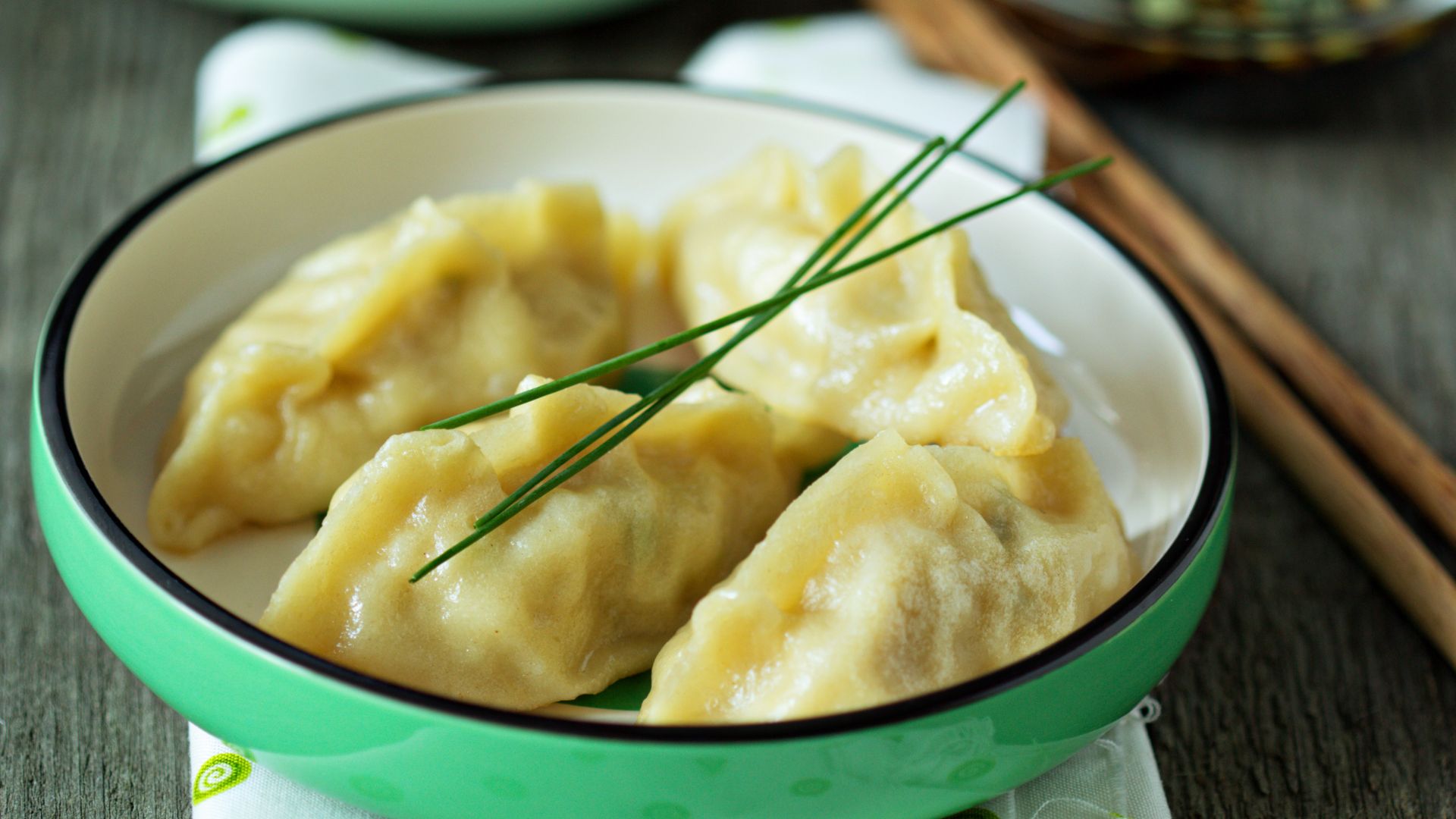 Как приготовить классические китайские пельмени?