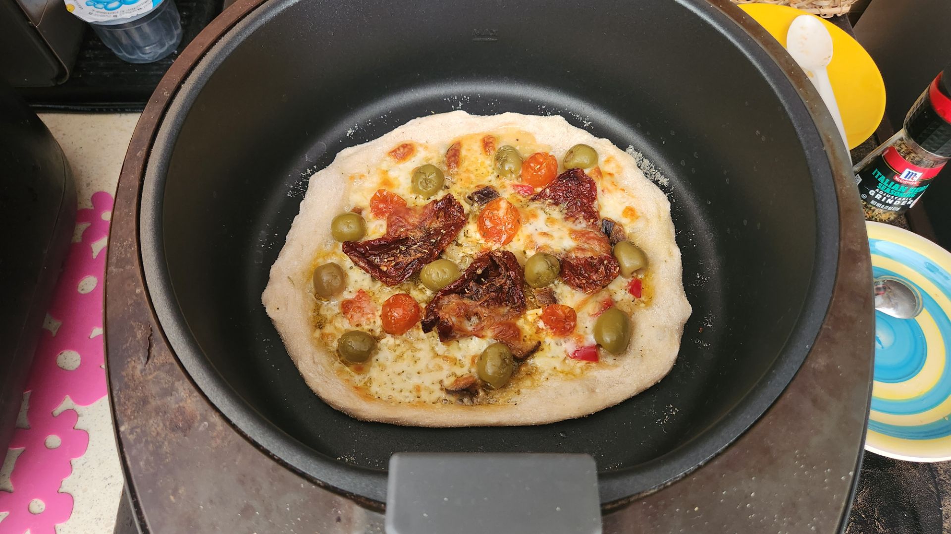 Пицца 🍕 из того что было 🍅 🫒 🧀