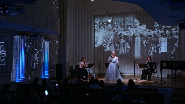 "Валенки" Поёт замечательная Дарья Сикальская (Н. Новгород) в сопр. Московского "Трио Канон"