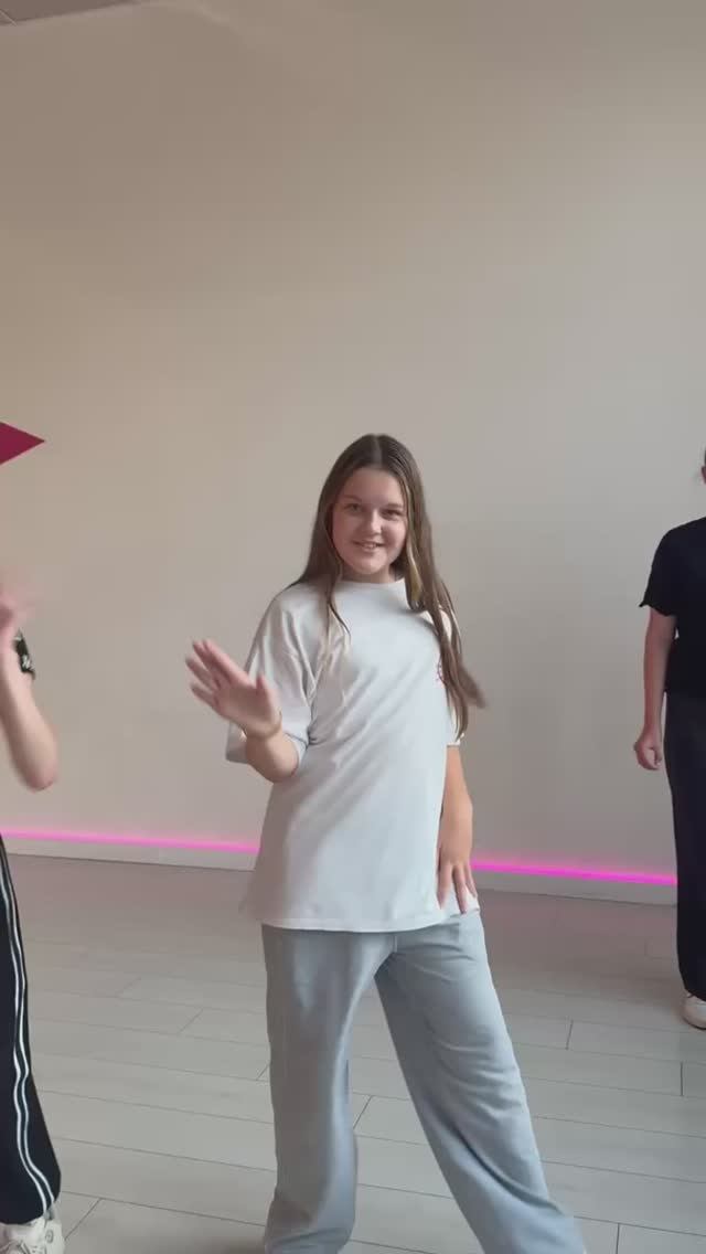 Современные танцы 🔥 #MetroDANCE #танцы #танцыдлявзрослых #танцыдлядетей #Смоленск #студиятанцев