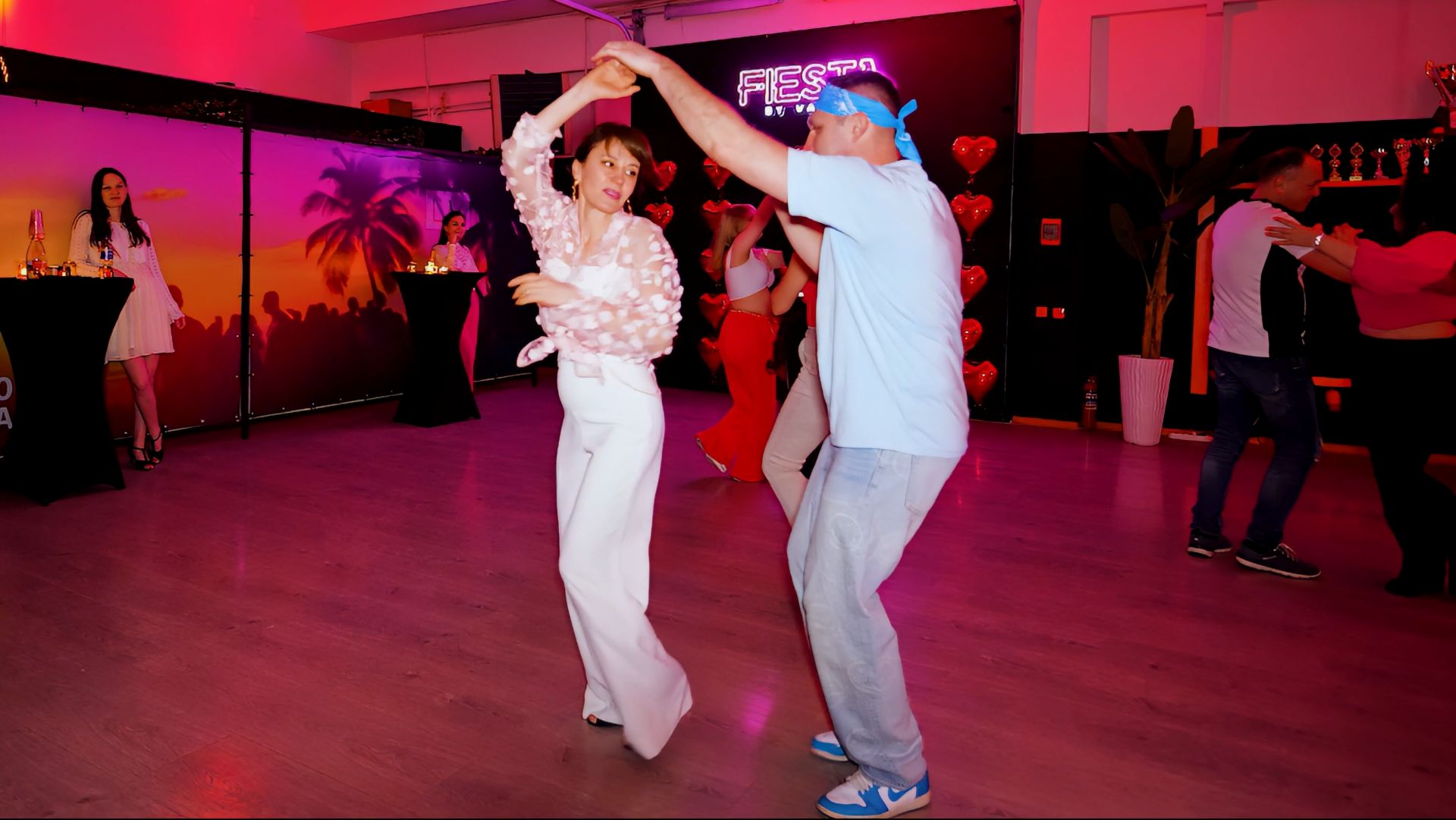 Вечеринка в студии Loco Vagis, Бачата (1) - Калининград (14.02.2026)