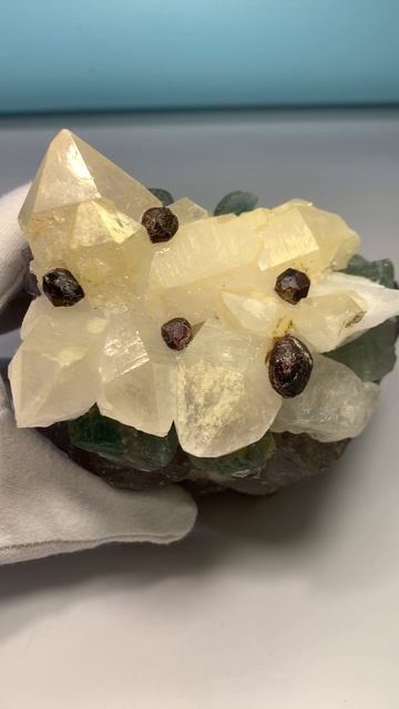 Композиция из камней и кристаллов Coolcrystals