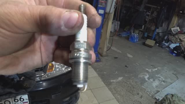 dmc neo 984  -хонда степвагон рф 5 меняем свечи паленые нет
