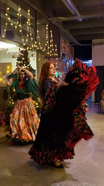 ПРЫЖКИ С МАХАМИ ЮБКОЙ. МАСТЕР КЛАСС ПО ЦЫГАНСКОМУ ТАНЦУ, Урок танца. Школа танцев "Экспромт"